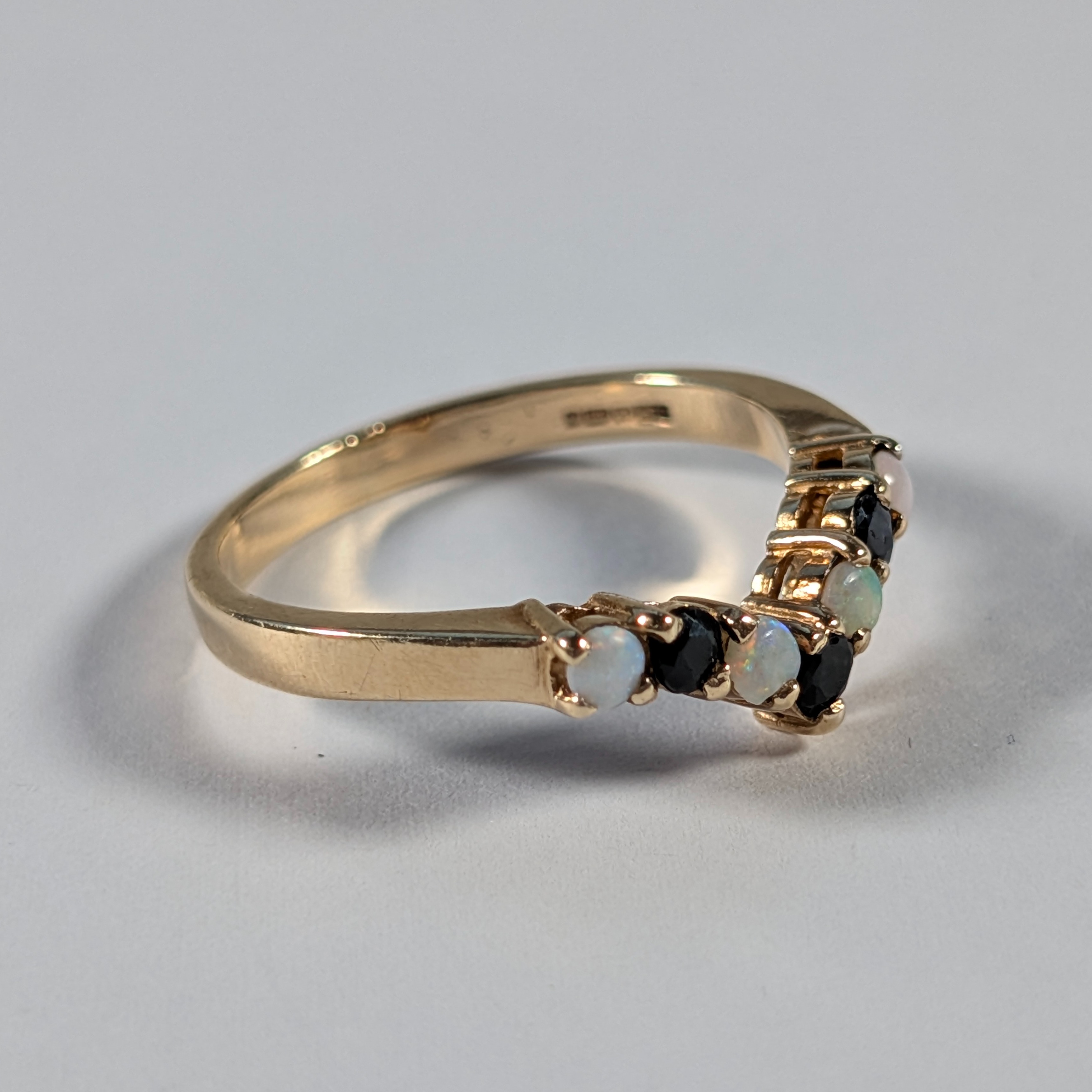 Pre-owned 9ct Gold Opal & Sapphire Wishbone Ring Size T - Own4Less